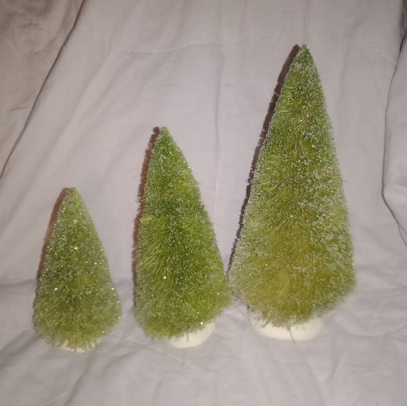 Department 56 | Holiday | Department 56 Christmas Village Trees 8 6 2 5 ...
